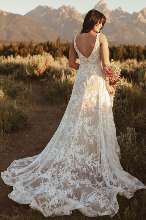 Flowy Wedding Dresses| California-Made Ethereal Bridal Gowns